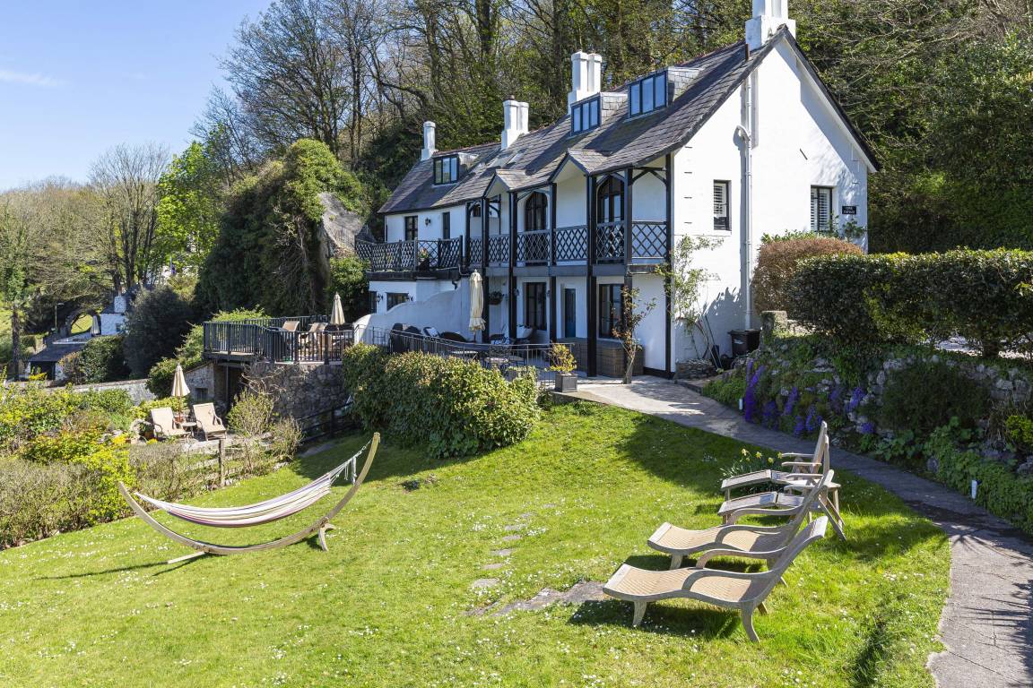 Cottage ∙ 3 Bedrooms ∙ 6 Guests - Torquay, UK