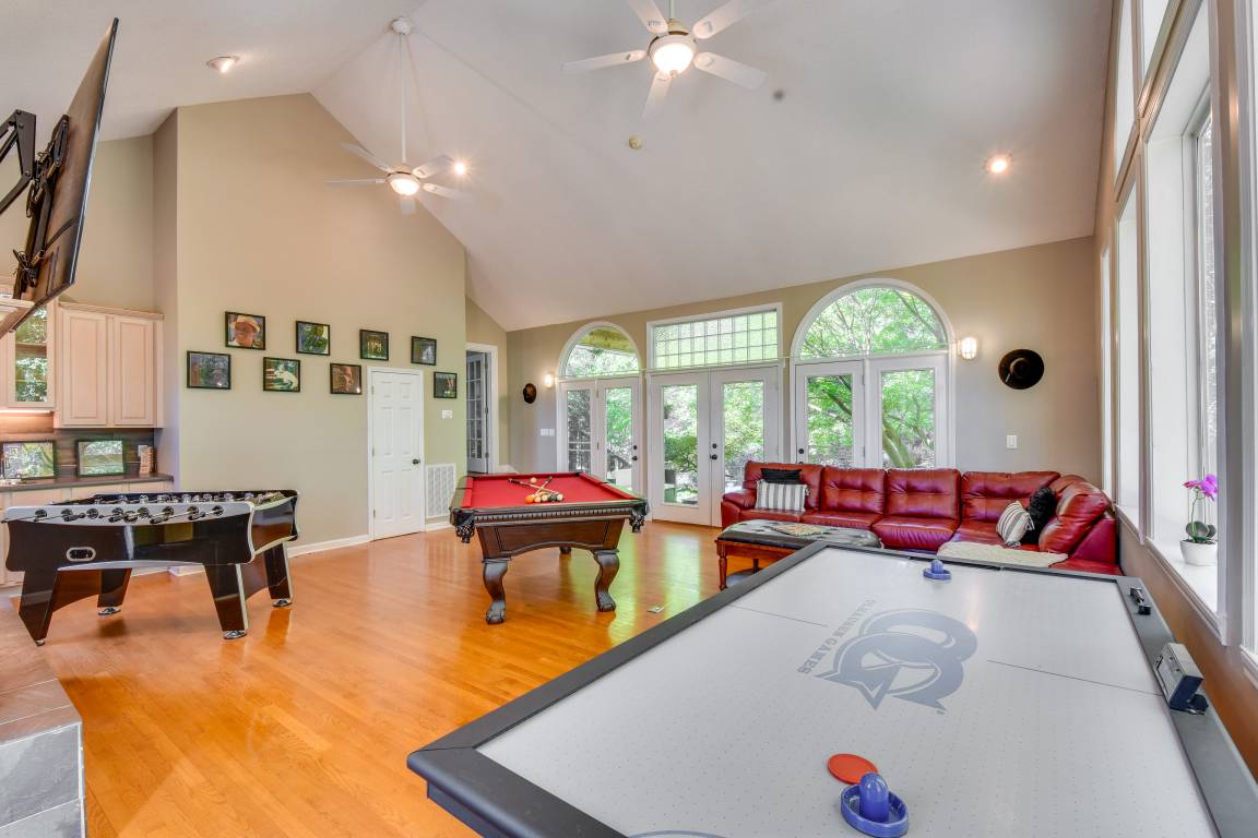 250 M² Villa ∙ 3 Bedrooms ∙ 8 Guests - Clemson, SC
