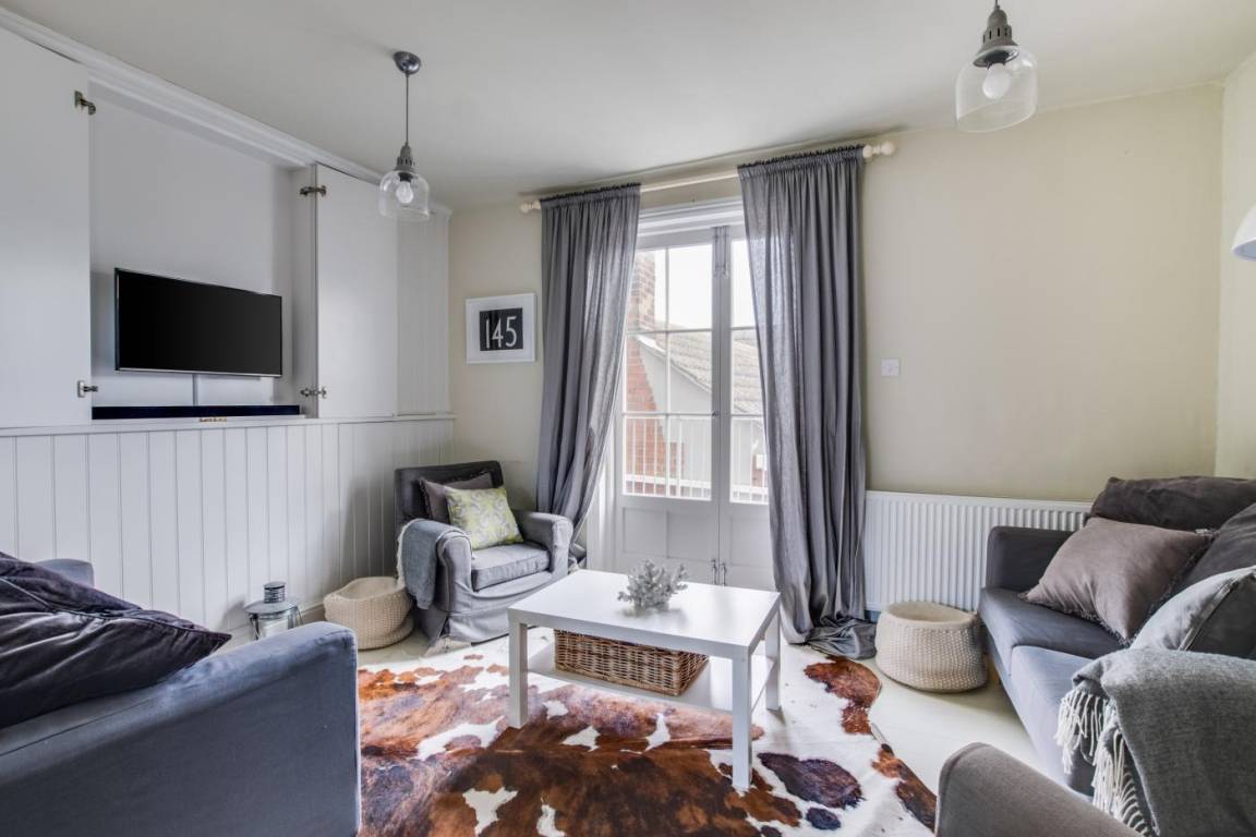 Cottage ∙ 4 Bedrooms ∙ 7 Guests - Aldeburgh