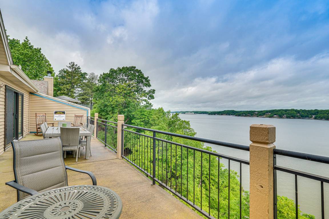 139 M² Apartment ∙ 3 Bedrooms ∙ 11 Guests - Lake Ozark, MO