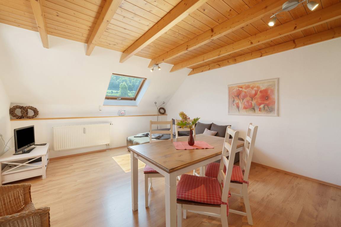 65 M² Ferienwohnung ∙ 2 Schlafzimmer ∙ 5 Gäste - Gottenheim