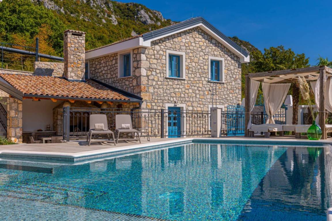 360 M² Ferienhaus ∙ 5 Schlafzimmer ∙ 10 Gäste - Novi Vinodolski