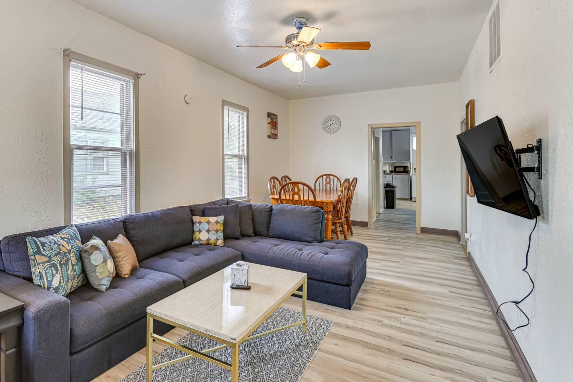 72 M² House ∙ 2 Bedrooms ∙ 4 Guests - Salina, KS