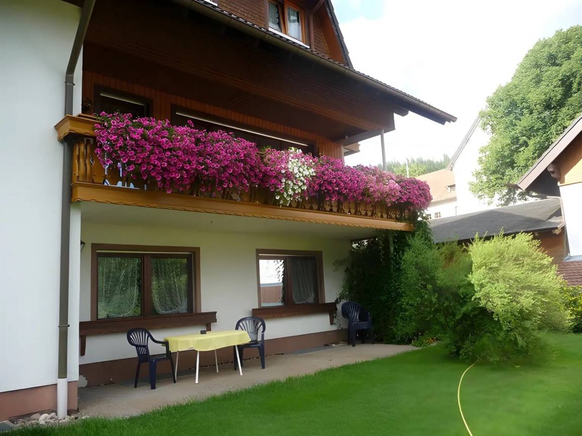 70 M² Ferienwohnung ∙ 2 Schlafzimmer ∙ 4 Gäste - Unterkirnach