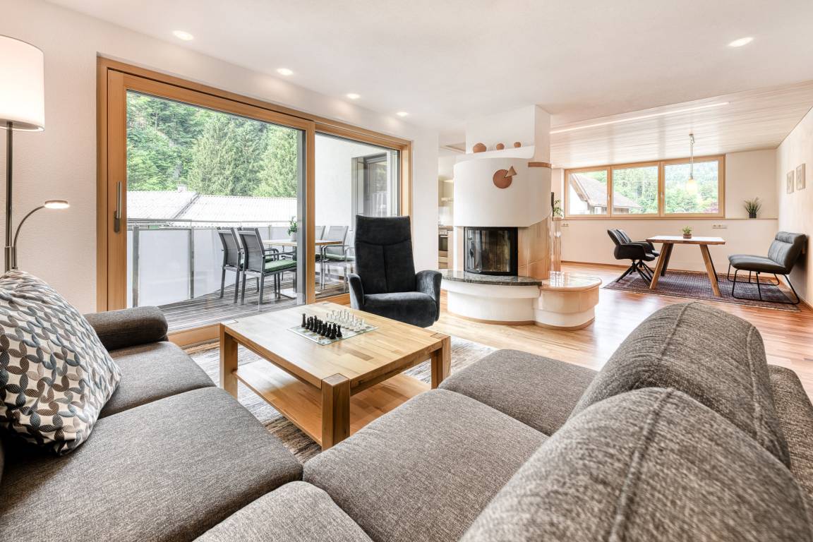 120 M² Apartment ∙ 2 Bedrooms ∙ 4 Guests - Bludenz