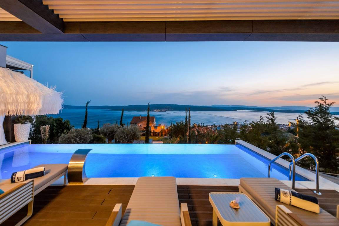 302 M² Villa ∙ 4 Schlafzimmer ∙ 8 Gäste - Selce