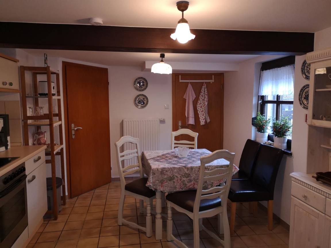 90 M² Ferienhaus ∙ 3 Schlafzimmer ∙ 5 Gäste - Bad Honnef