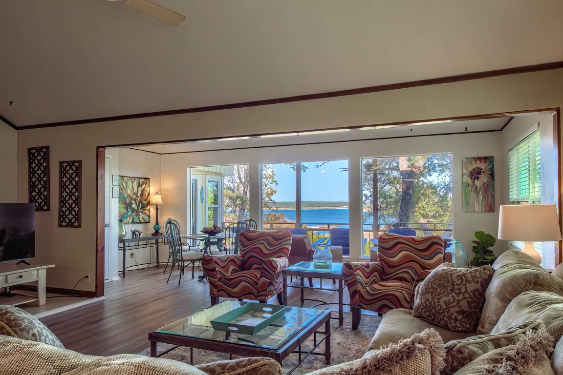 215 M² House ∙ 4 Bedrooms ∙ 12 Guests - Canyon Lake, TX