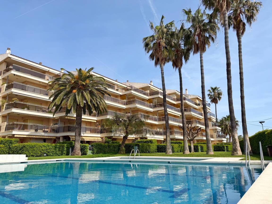 90 M² Apartamento ∙ 4 Habitaciones ∙ 8 Huéspedes - Cambrils