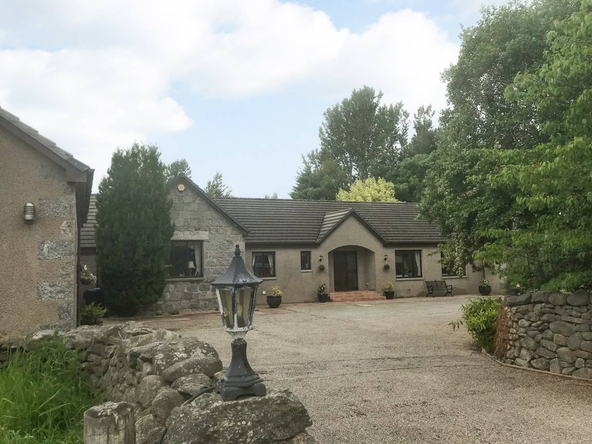 Cottage ∙ 7 Bedrooms ∙ 12 Guests - Aberdeenshire