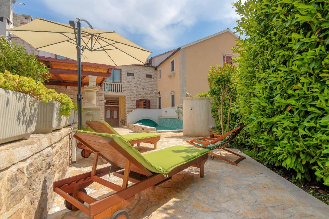 240 M² House ∙ 4 Bedrooms ∙ 7 Guests - Brela