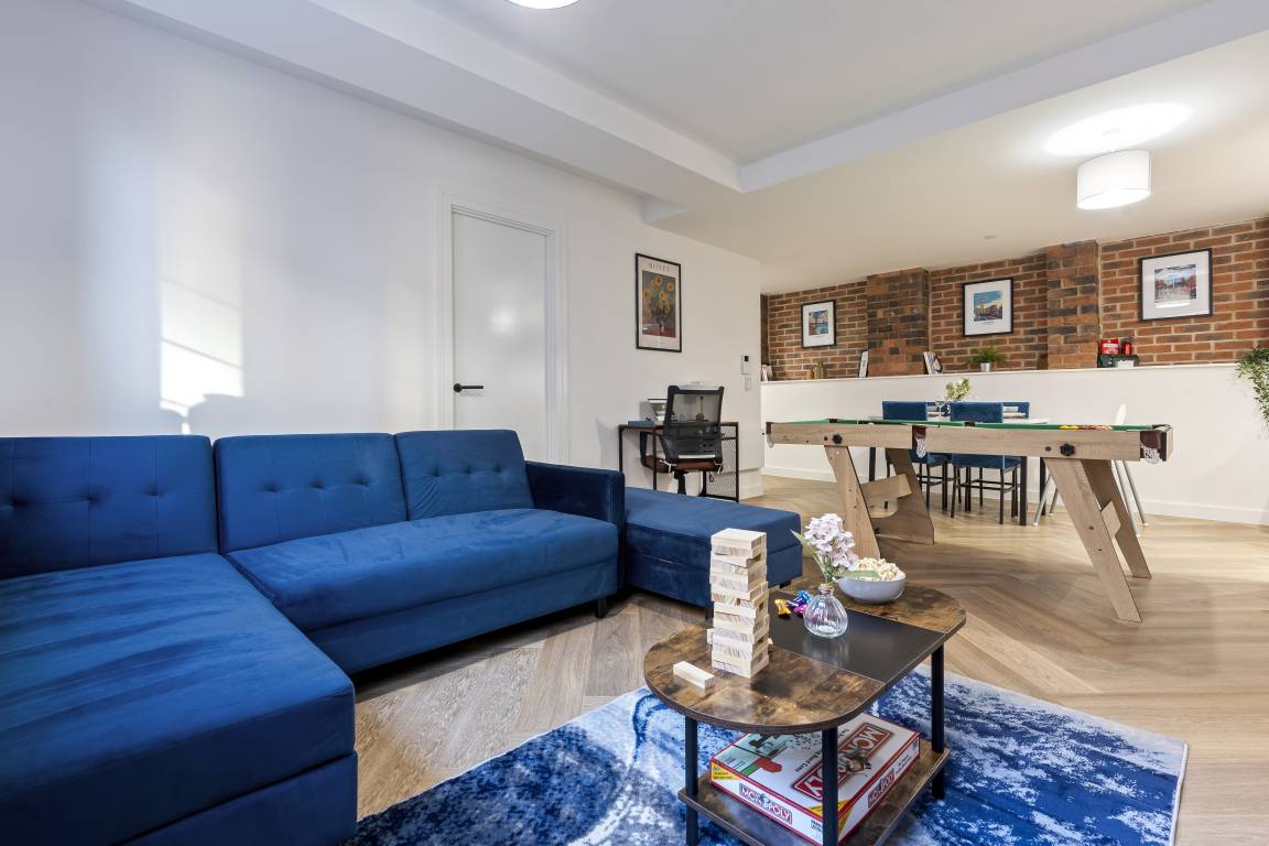 74 M² Apartment ∙ 2 Bedrooms ∙ 7 Guests - New Street Station - Birmingham