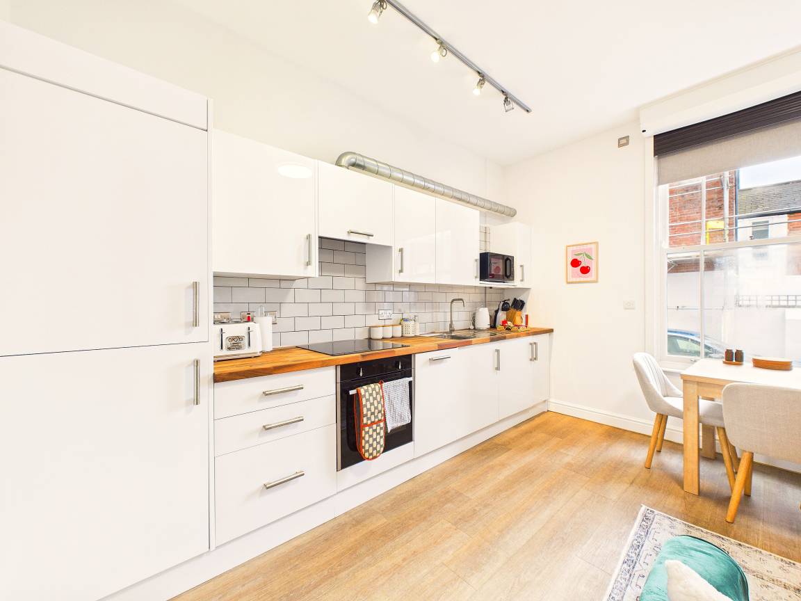 Apartment ∙ 3 Bedrooms ∙ 7 Guests - Nottingham