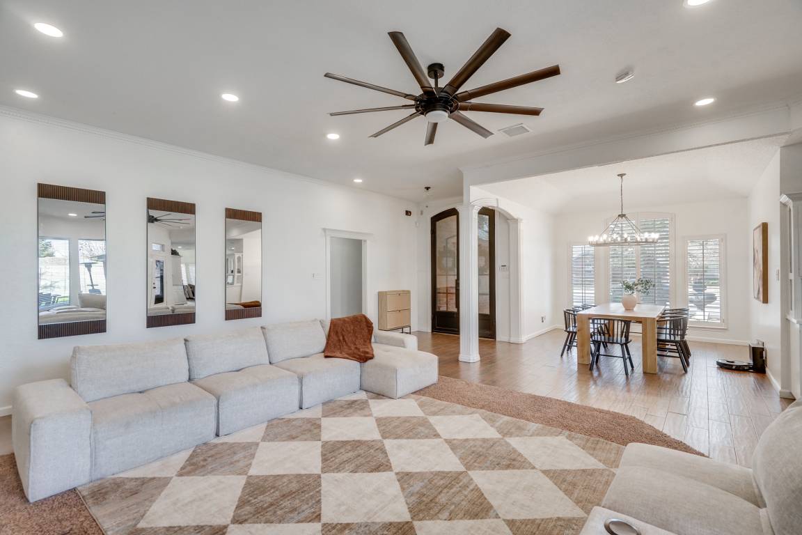232 M² House ∙ 4 Bedrooms ∙ 8 Guests - Odessa, TX