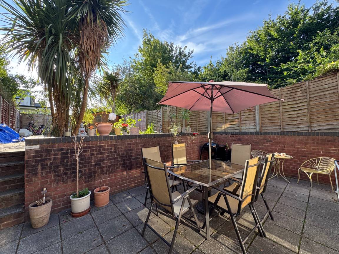 92 M² Apartment ∙ 3 Bedrooms ∙ 6 Guests - Kingston upon Thames
