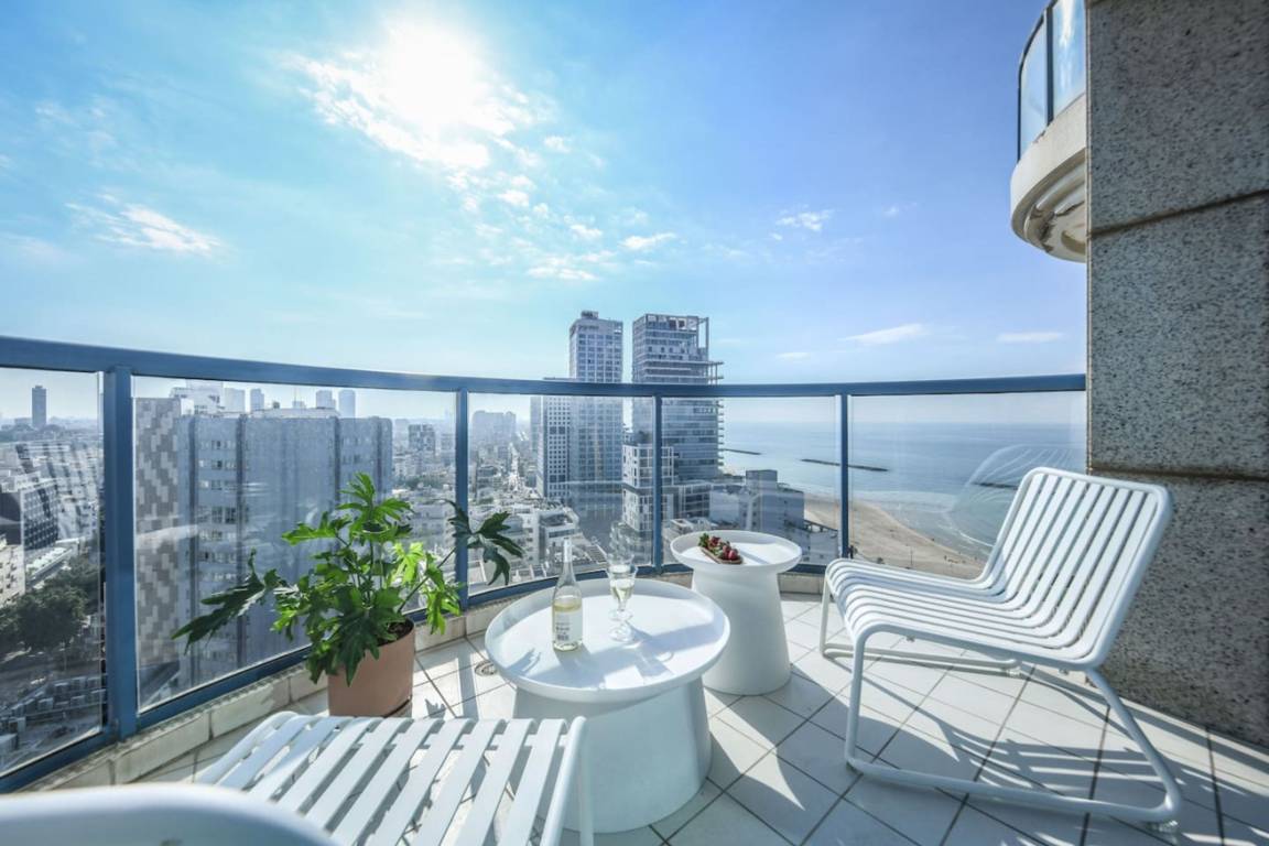 100 M² Apartment ∙ 2 Bedrooms ∙ 5 Guests - Tel Aviv