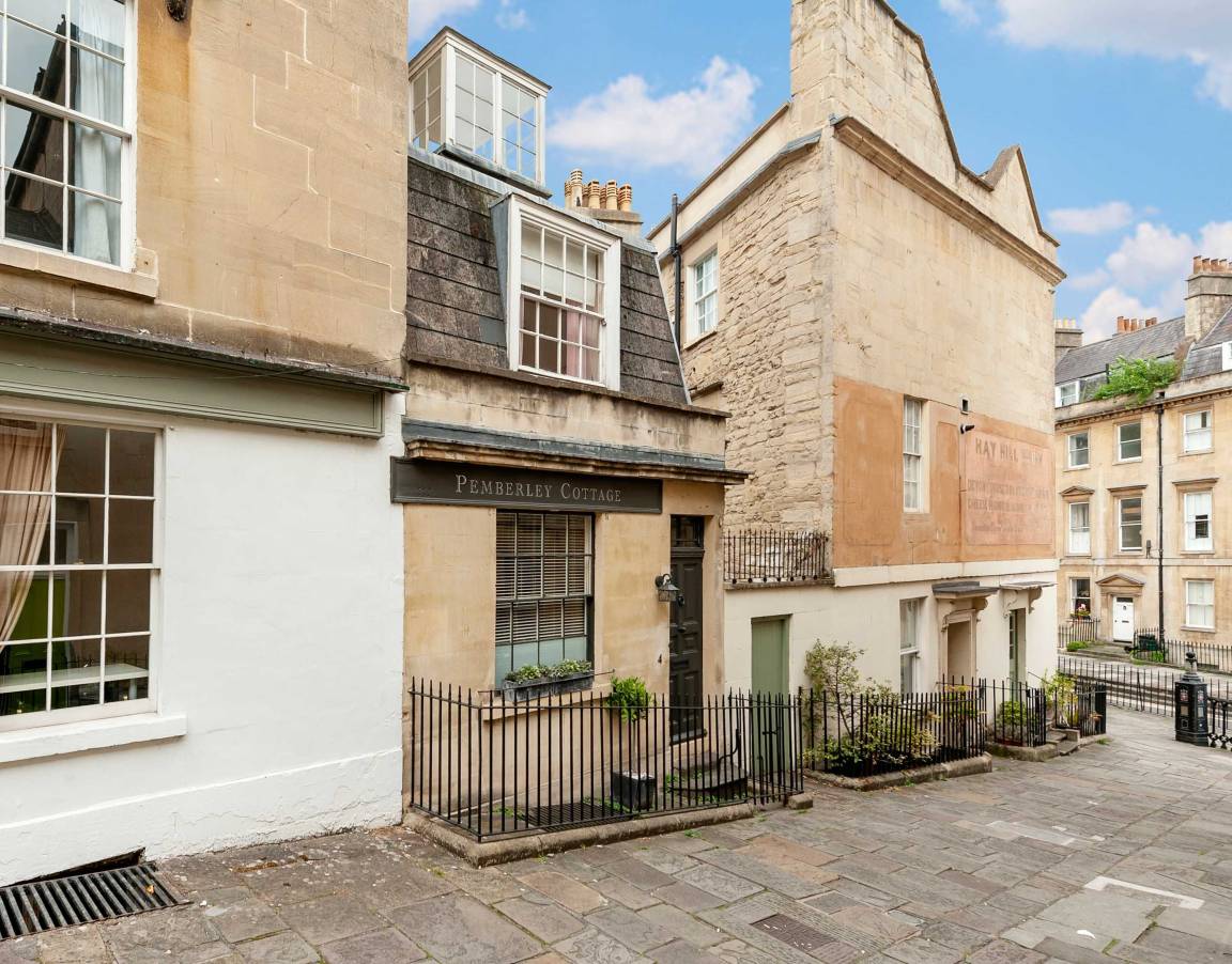 House ∙ 3 Bedrooms ∙ 8 Guests - Bath