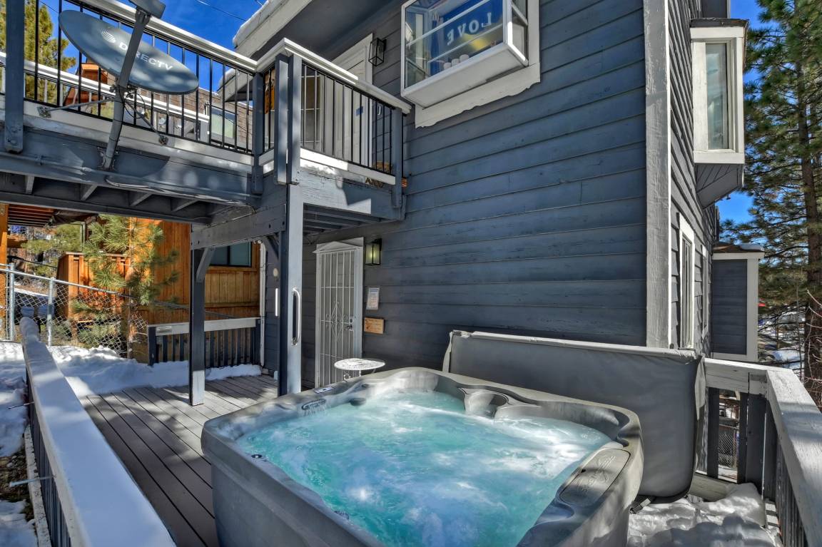 148 M² House ∙ 3 Bedrooms ∙ 8 Guests - Big Bear, CA