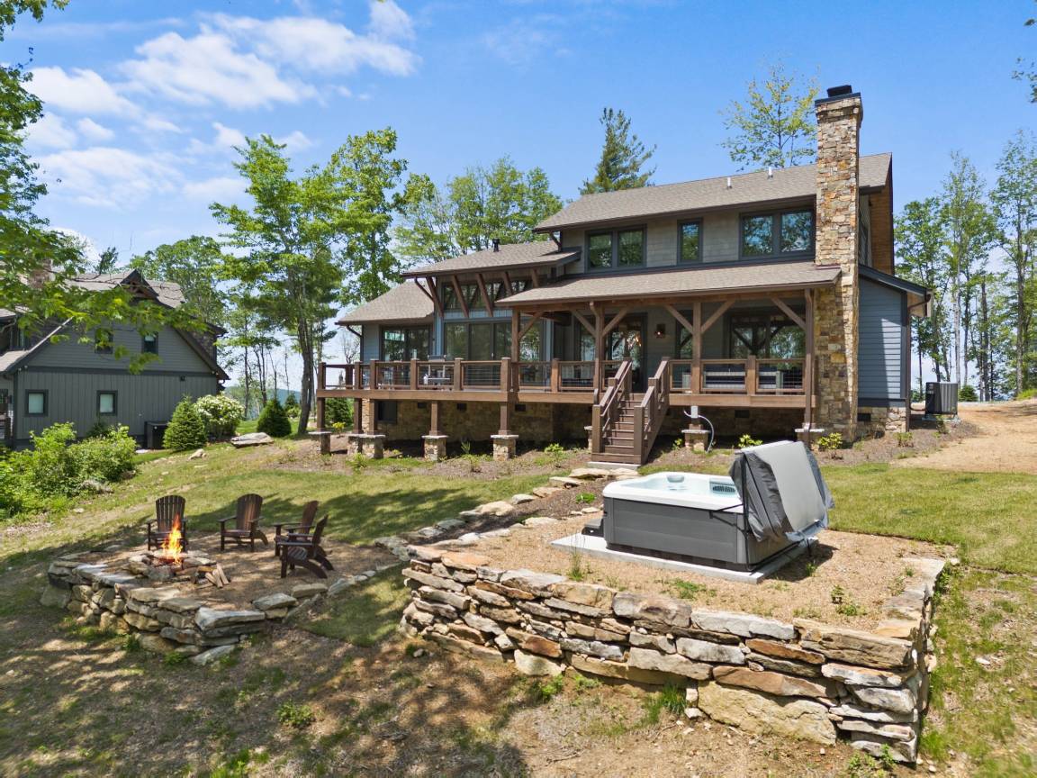 Cabin ∙ 4 Bedrooms ∙ 12 Guests - Roan Mountain, TN