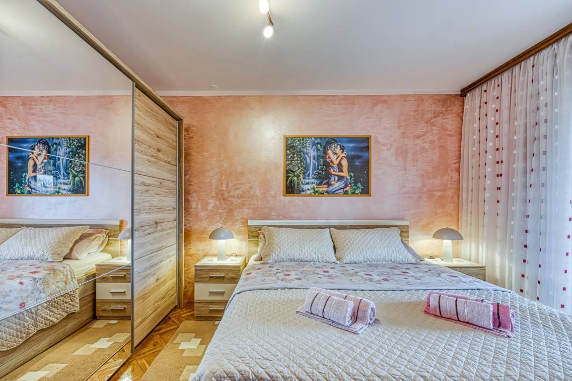 70 M² Apartment ∙ 2 Bedrooms ∙ 4 Guests - Poreč