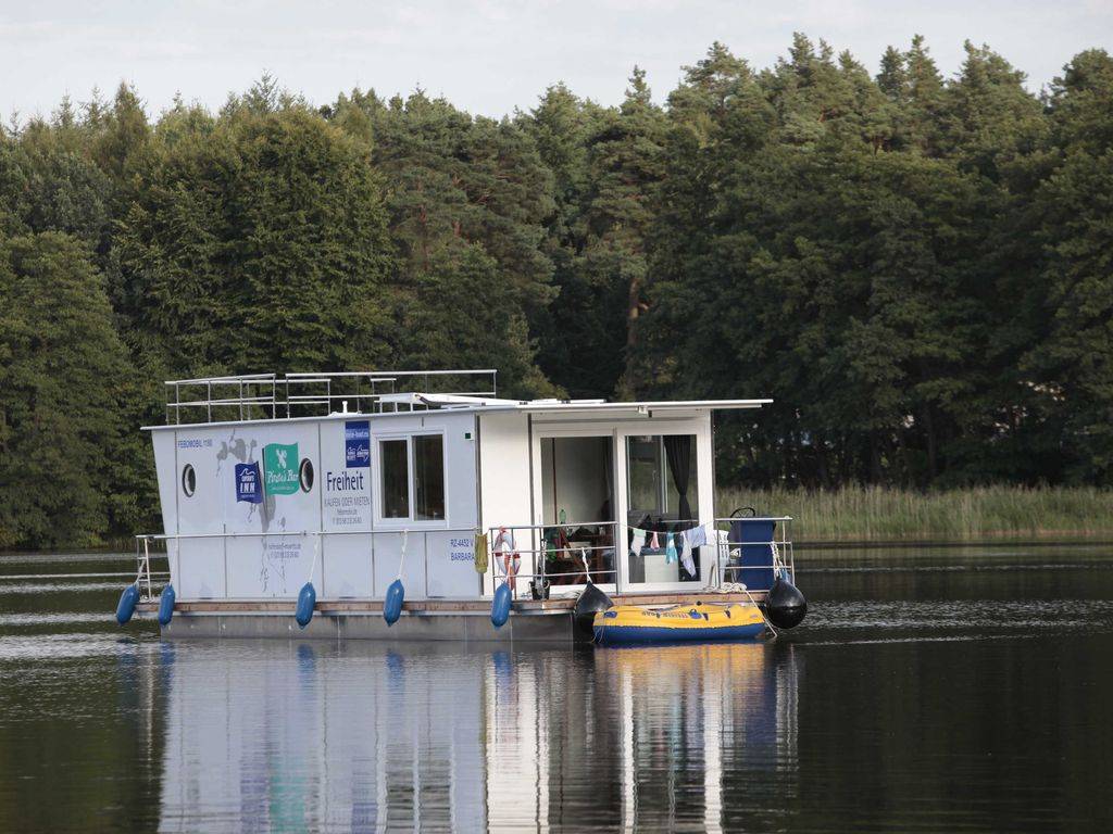 Houseboat ∙ 2 Bedrooms ∙ 7 Guests - Berlin