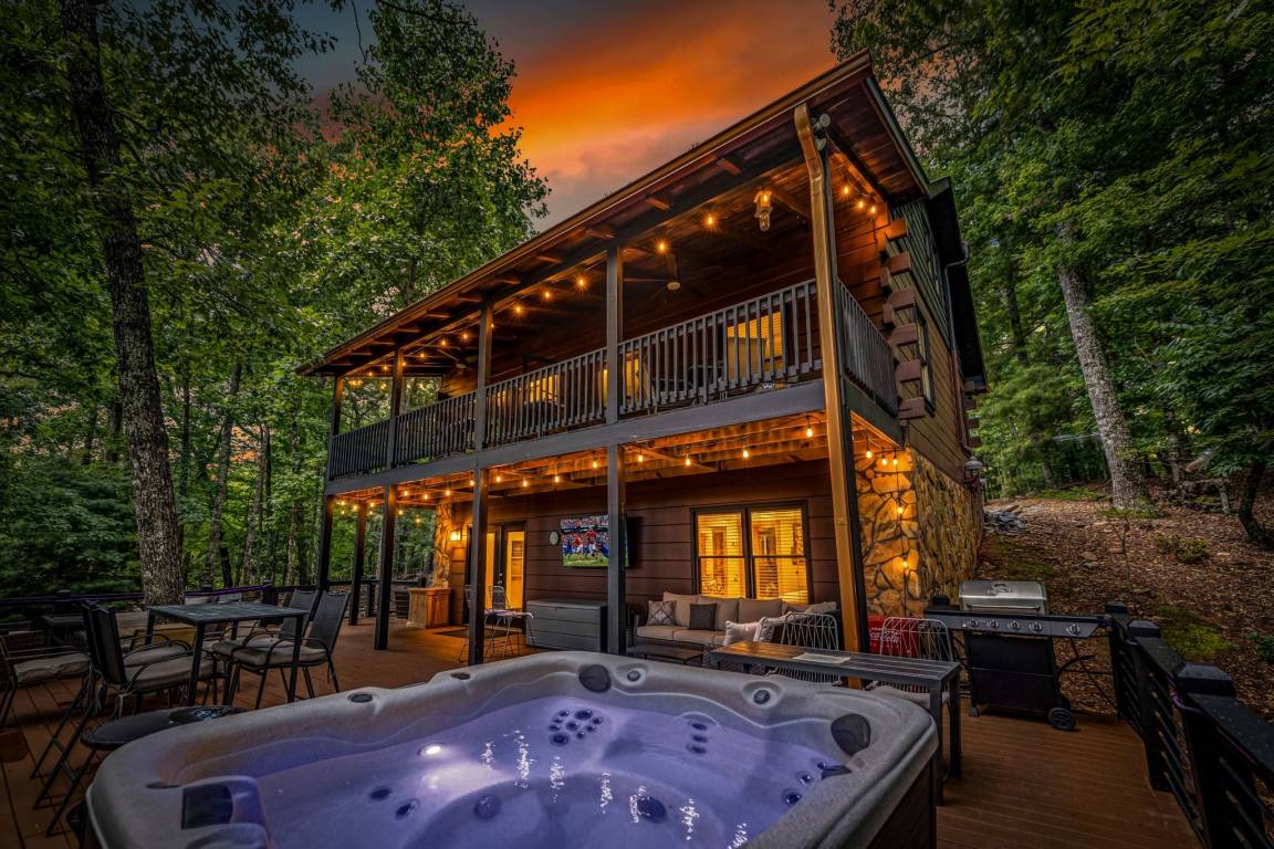 Cabin ∙ 3 Bedrooms ∙ 8 Guests - Mineral Bluff, GA
