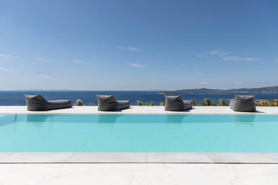 Villa ∙ 11 Bedrooms ∙ 22 Guests - Antiparos
