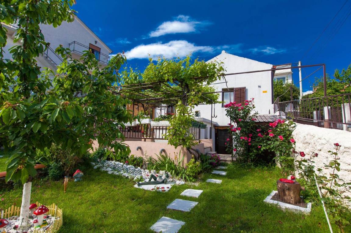 62 M² Ferienhaus ∙ 2 Schlafzimmer ∙ 4 Gäste - Crikvenica