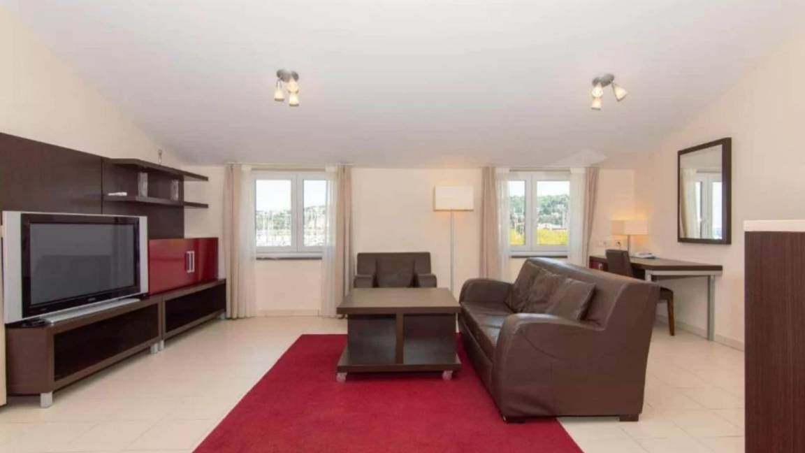 93 M² Apartment ∙ 2 Bedrooms ∙ 6 Guests - Strunjan