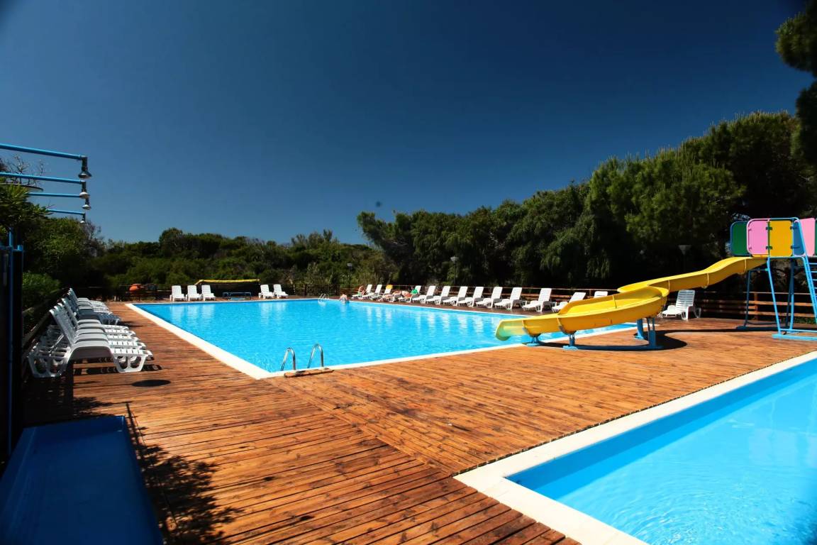 24 M² Caravan ∙ 2 Bedrooms ∙ 4 Guests - Sardinia Island