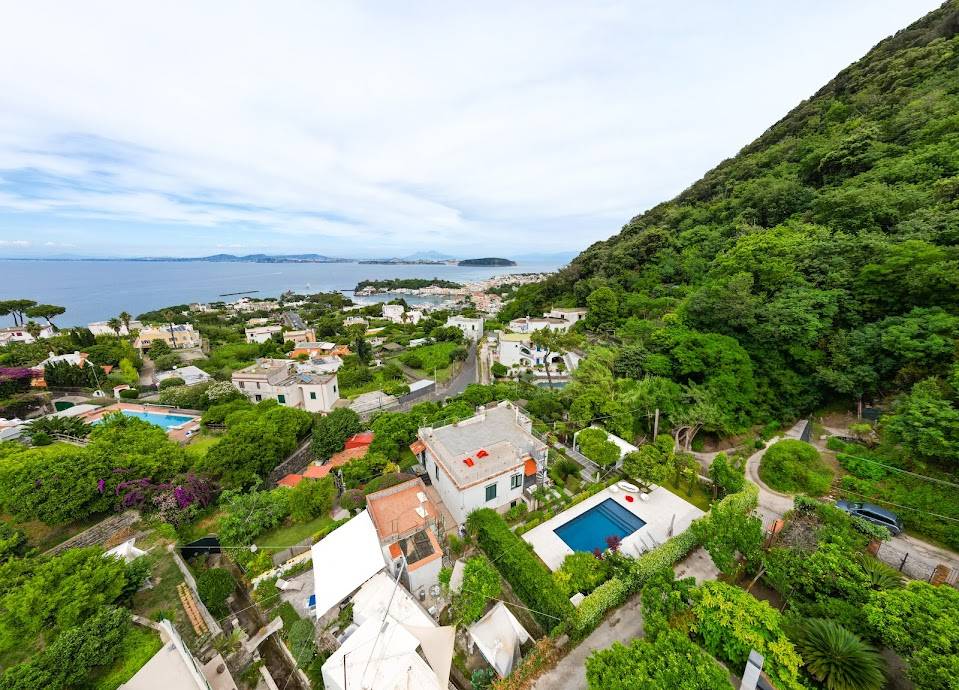 100 M² Villa ∙ 2 Bedrooms ∙ 6 Guests - Ischia