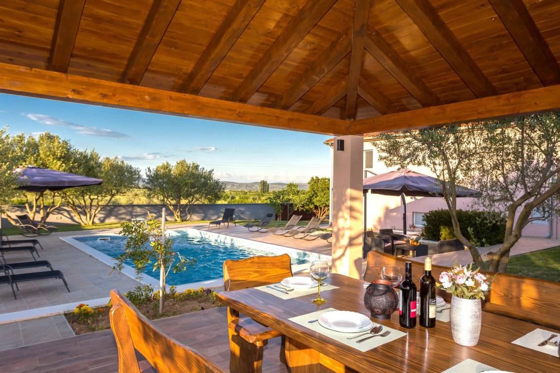 350 M² House ∙ 5 Bedrooms ∙ 10 Guests - Biograd na Moru