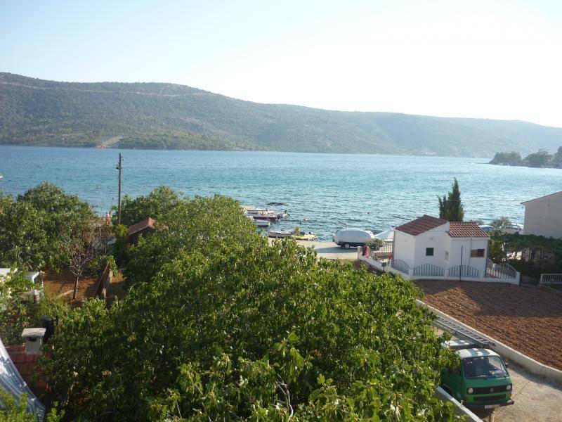 90 M² Ferienwohnung ∙ 4 Schlafzimmer ∙ 8 Gäste - Trogir