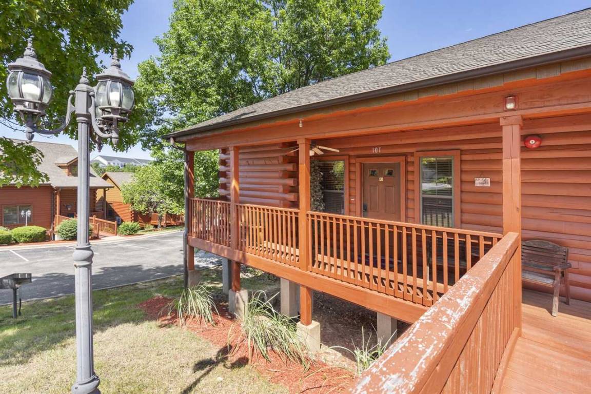 62 M² Cabin ∙ 1 Bedroom ∙ 4 Guests - Branson, MO