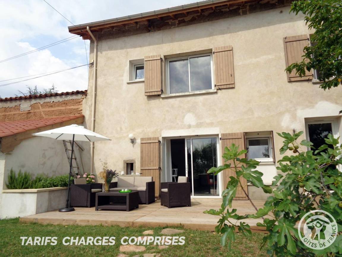 72 M² Cottage ∙ 2 Bedrooms ∙ 4 Guests - Saint-Galmier
