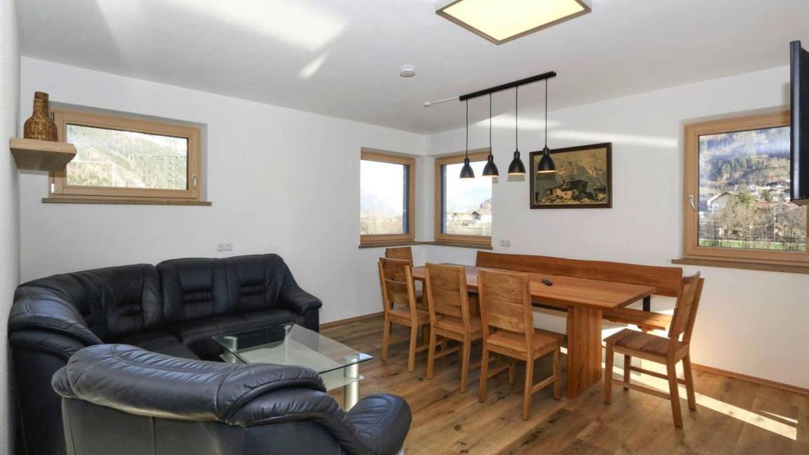 115 M² Ferienwohnung ∙ 3 Schlafzimmer ∙ 8 Gäste - Zillertal