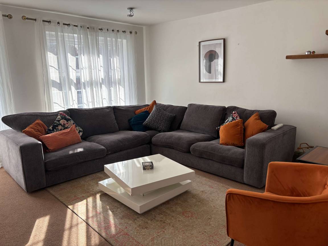 88 M² House ∙ 3 Bedrooms ∙ 5 Guests - Staffordshire