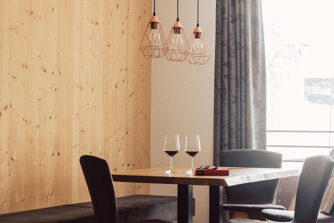 55 M² Ferienwohnung ∙ 2 Schlafzimmer ∙ 5 Gäste - Kappl