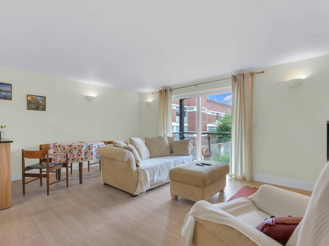 56 M² Apartment ∙ 2 Bedrooms ∙ 3 Guests - Canterbury