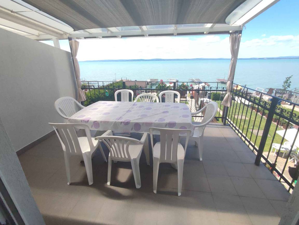 60 M² Ferienwohnung ∙ 4 Schlafzimmer ∙ 8 Gäste - Siófok