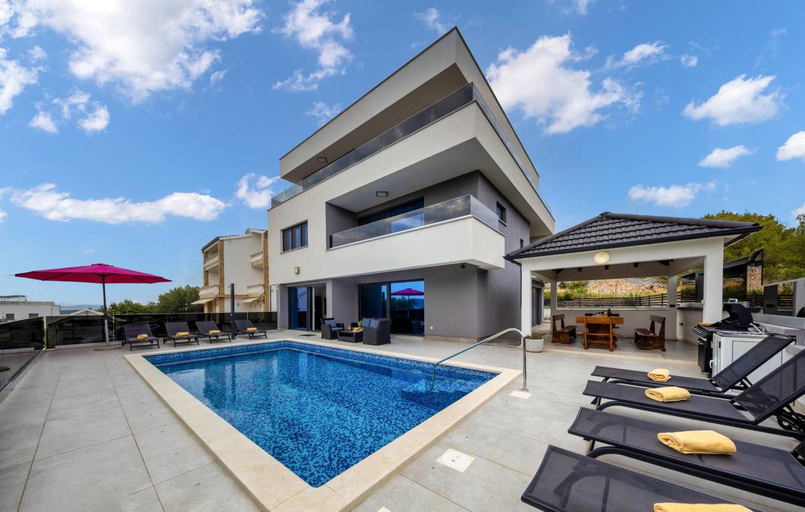 360 M² Dom ∙ 5 Sypialni ∙ 10 Gości - Brodarica