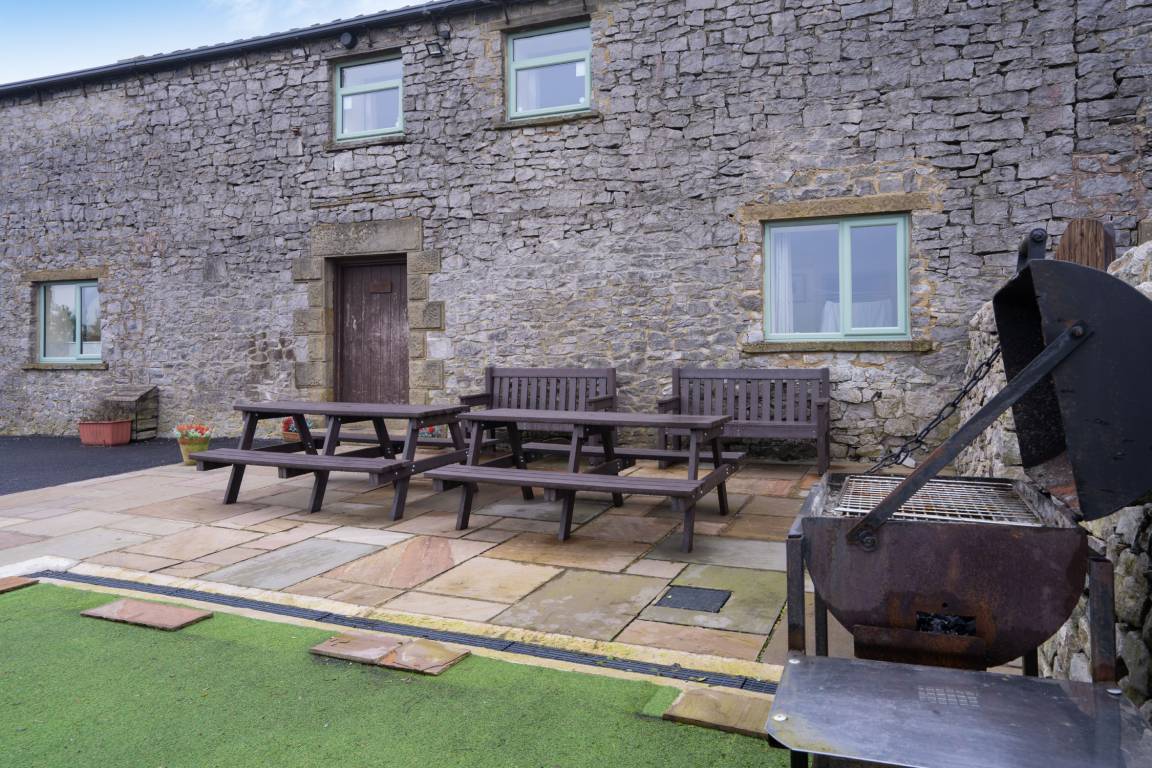 250 M² Cottage ∙ 4 Bedrooms ∙ 16 Guests - Castleton