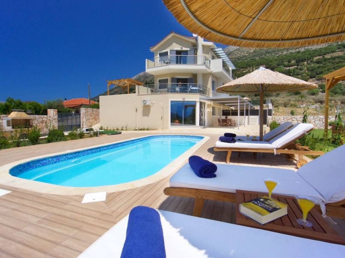 120 M² House ∙ 2 Bedrooms ∙ 6 Guests - Agia Effimia