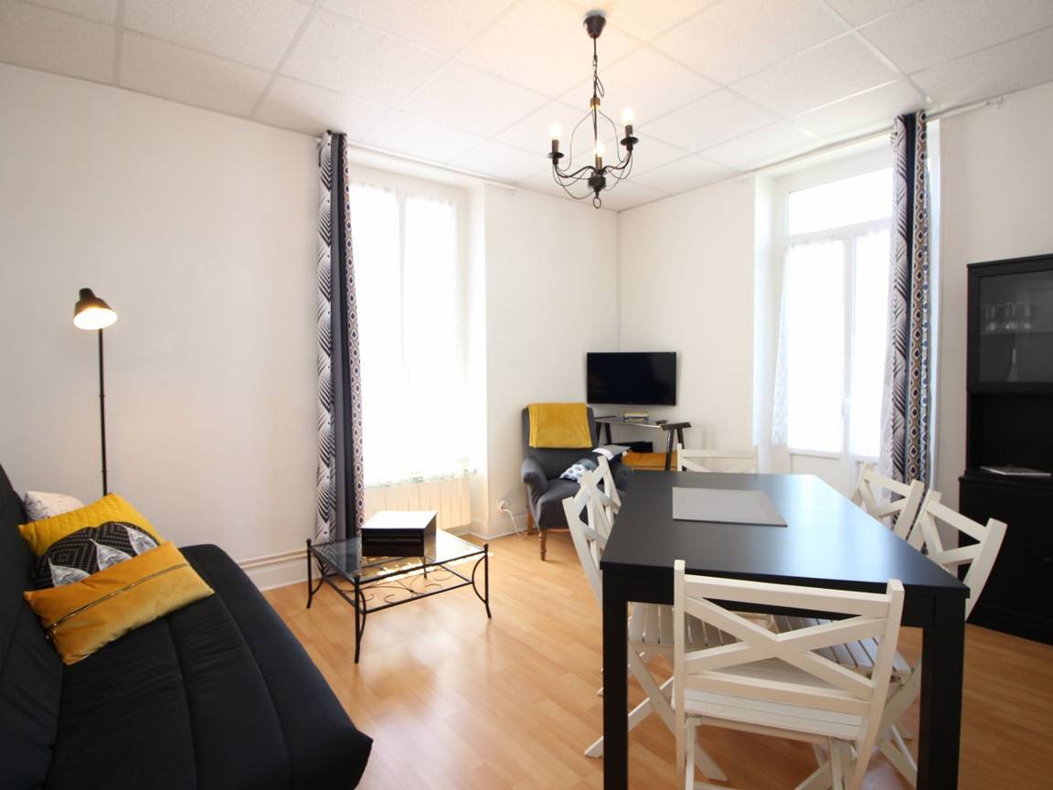 68 M² Appartement ∙ 3 Chambres ∙ 6 Personnes - Super-Besse