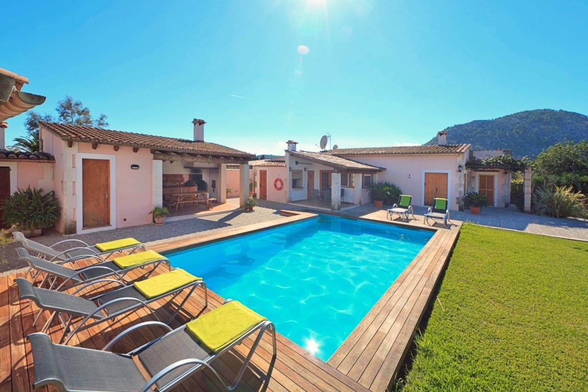 180 M² Villa ∙ 3 Bedrooms ∙ 6 Guests - Majorka