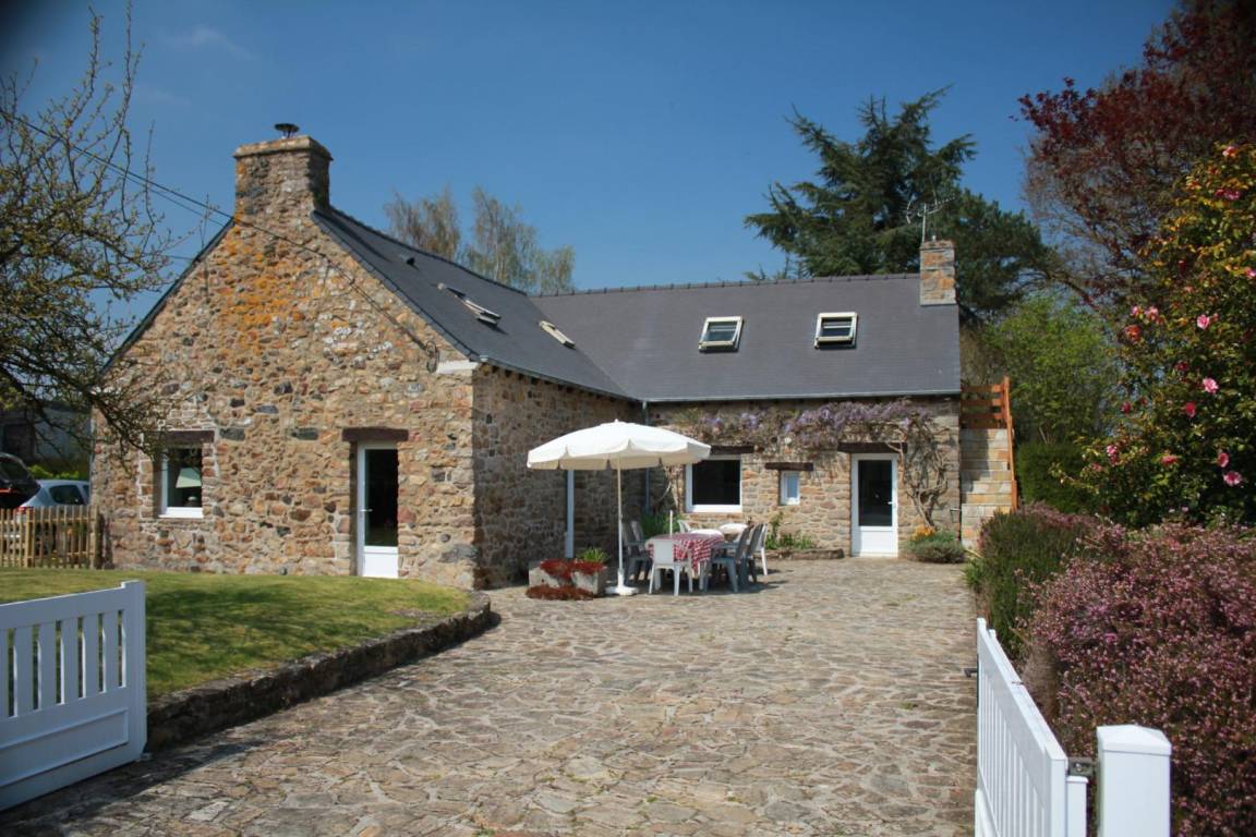 116 M² Gîte ∙ 4 Chambres ∙ 8 Personnes - Moncontour