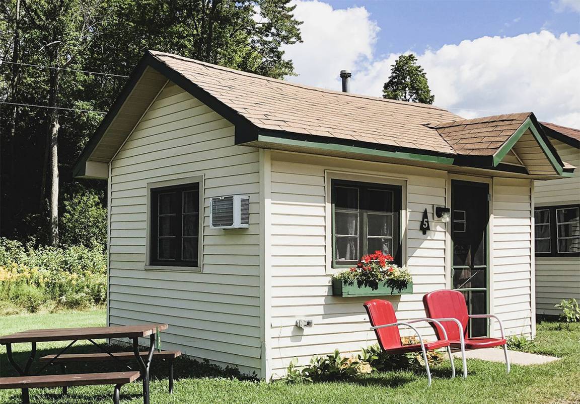 House ∙ 1 Bedroom ∙ 2 Guests - Mitchell State Park, Cadillac