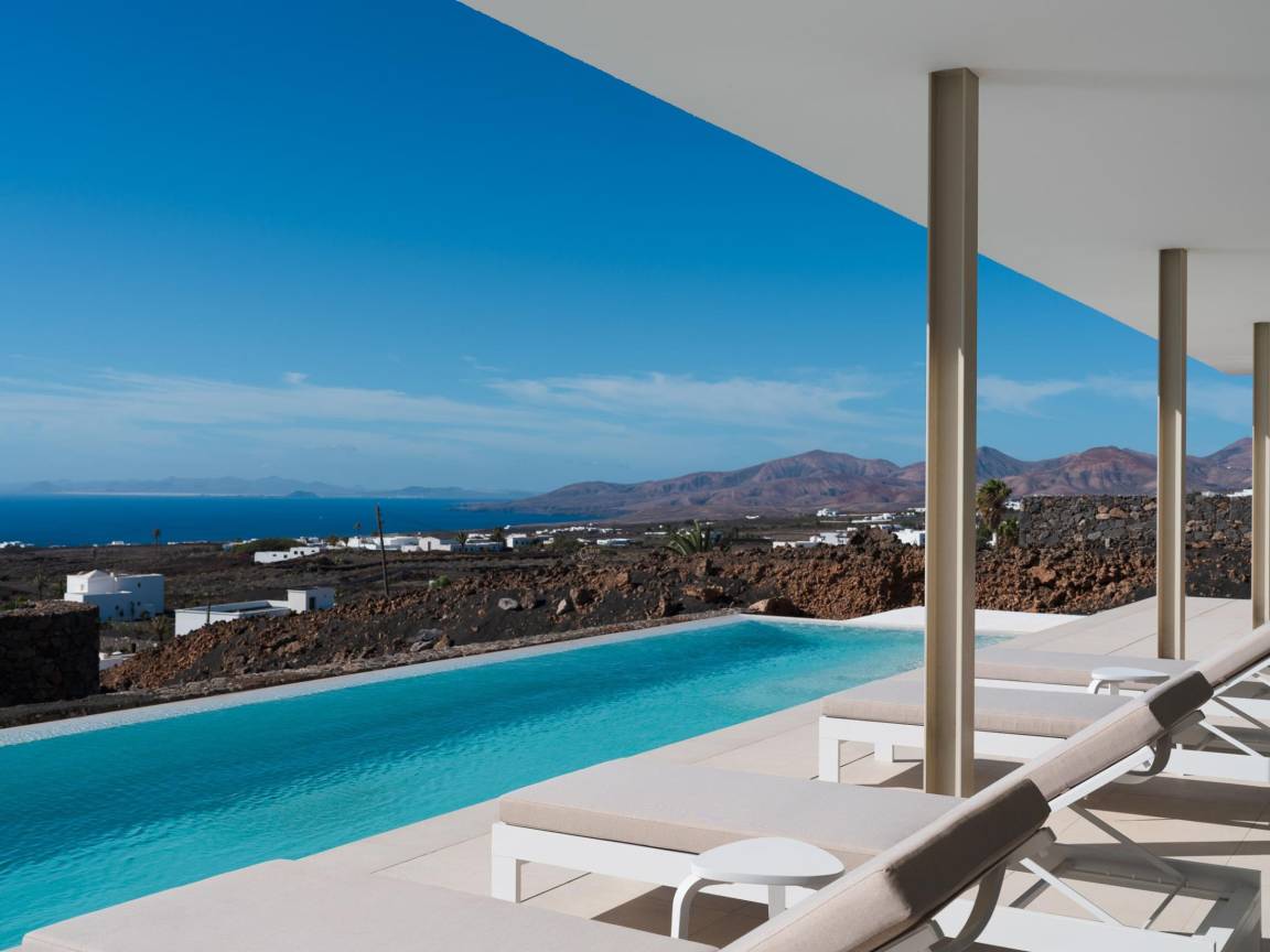 250 M² Villa ∙ 5 Bedrooms ∙ 10 Guests - Puerto del Carmen