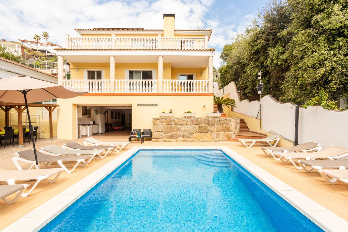 349 M² Villa ∙ 6 Chambres ∙ 18 Personnes - Lloret de Mar
