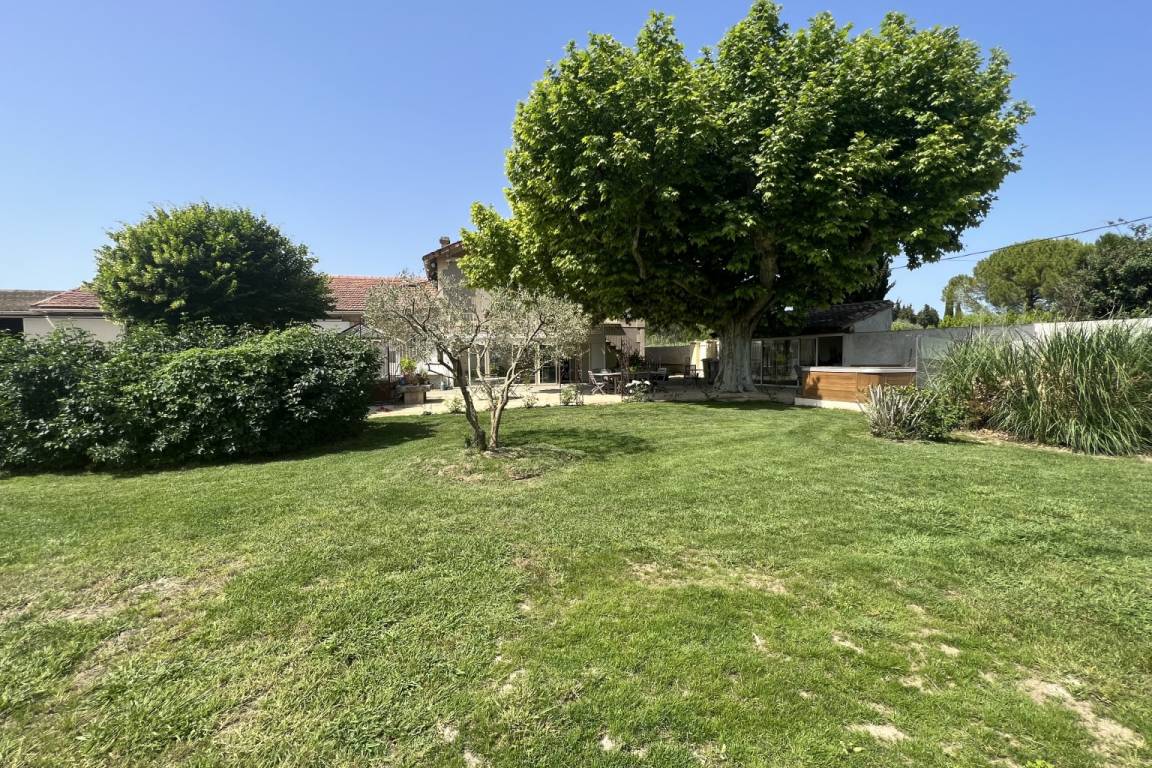 85 M² Appartement ∙ 2 Chambres ∙ 4 Personnes - L'Isle-sur-la-Sorgue